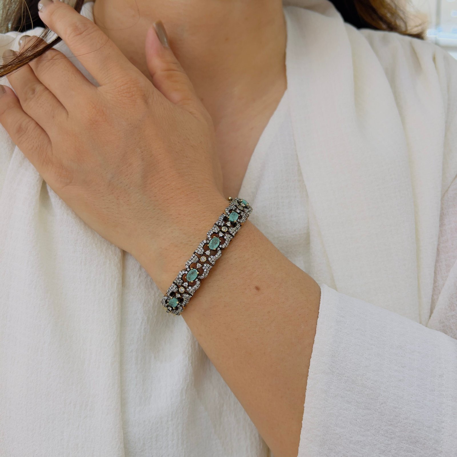 Classic Victorian Kada Studded with Radiant Color Stones - Pandoras Art ...