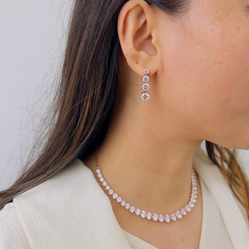 Minimal Diamond Style Necklace Set Designed For Professional Elegance ...